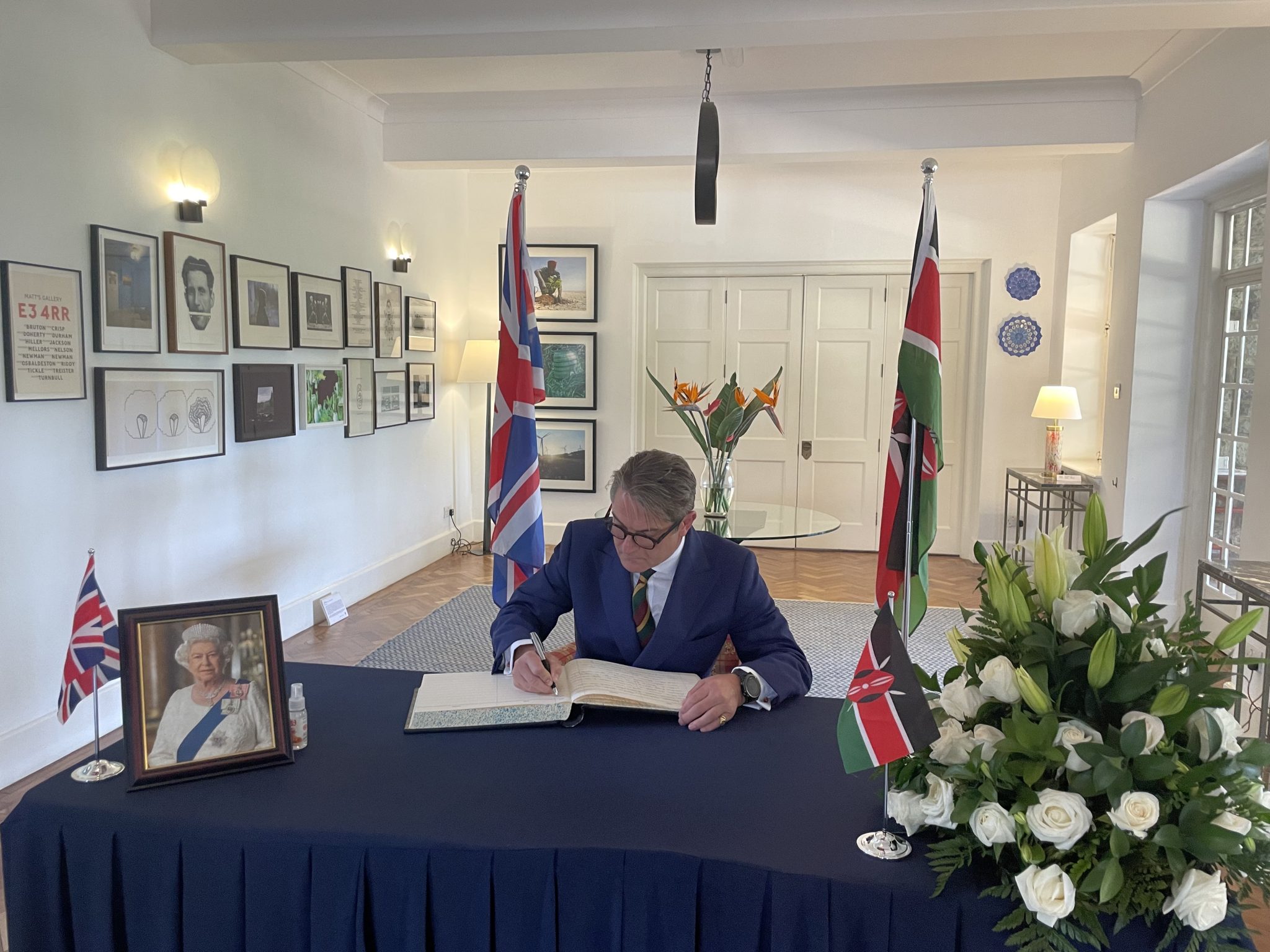 Signing the Book of Condolance for Her Majesty Queen Elizabeth II ...